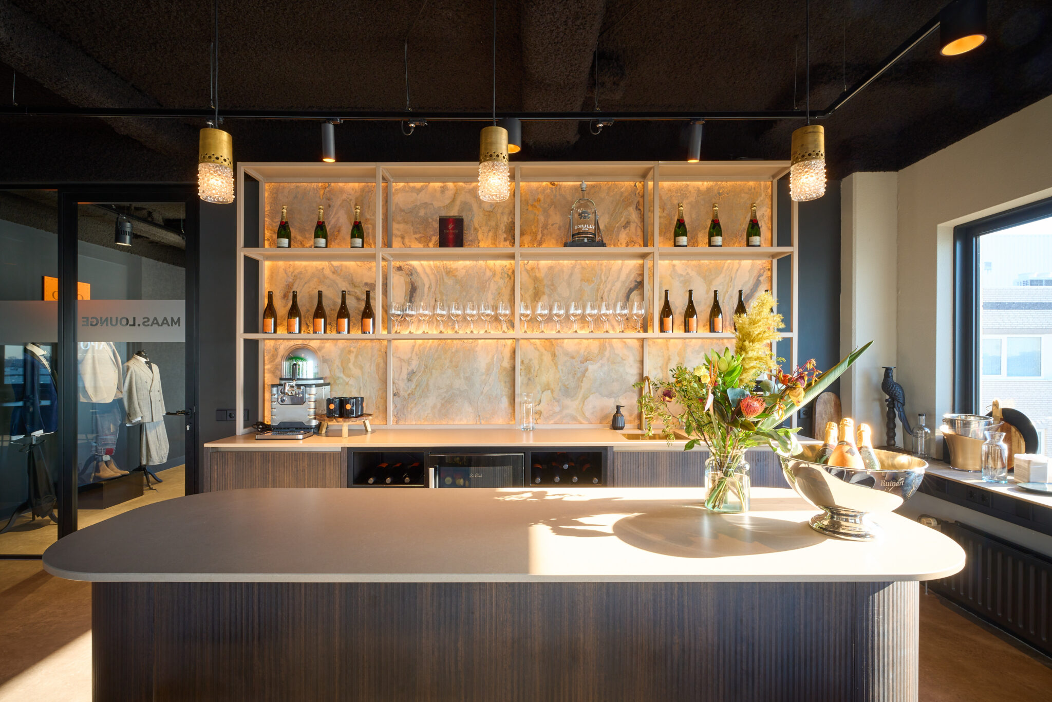 Ontwerp en realisatie in licht en interieurprojecten